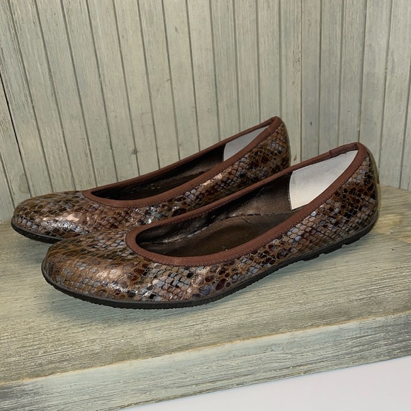 Vaneli | Shoes | Vaneli Brown Snake Print Slip On Ballet Flats 7 | Poshmark